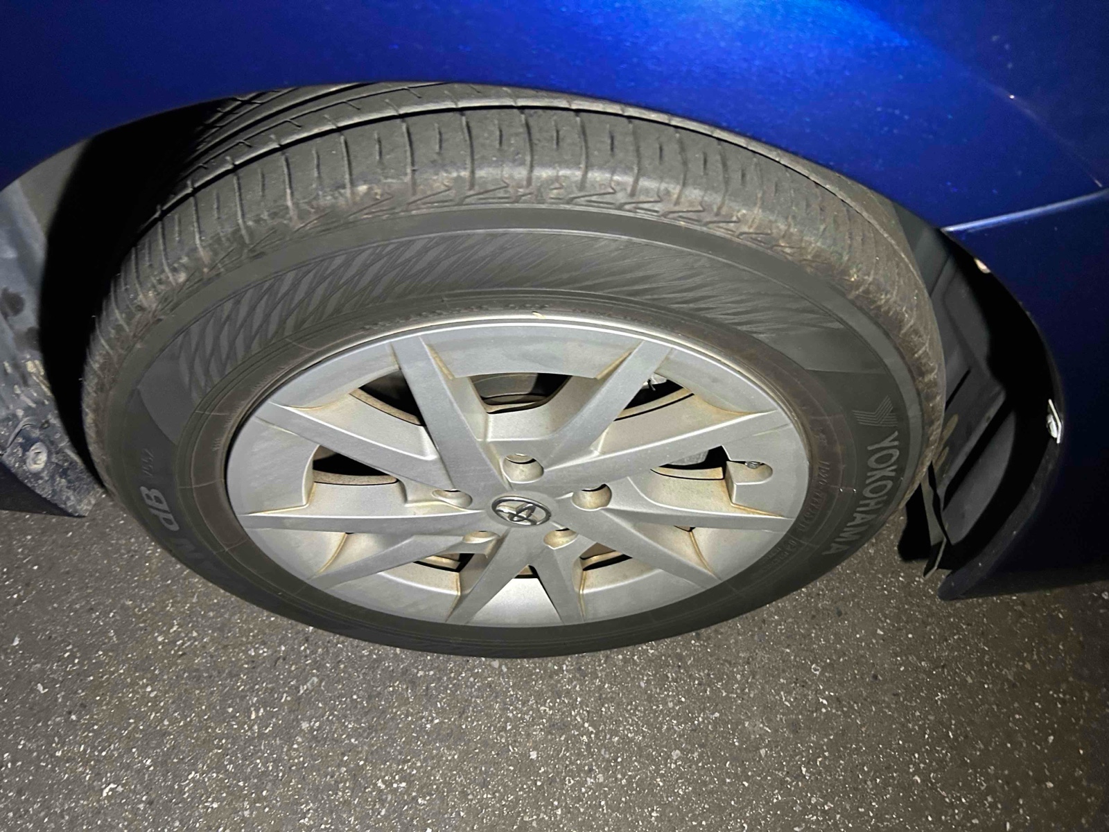 2013 Toyota Prius Alpha S 5st 1800cc Blue • Under 80,000 km | Carbarn ...