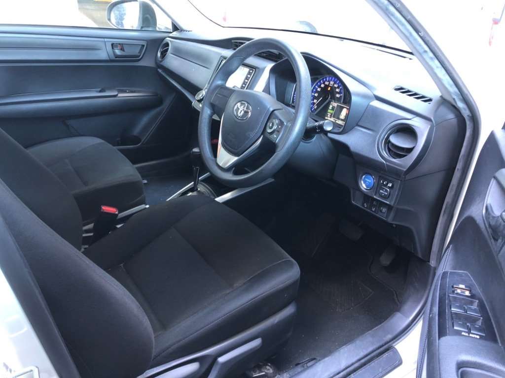 2020 Toyota Corolla Fielder Hybrid Ex 1500cc Pearl • 100,000+ km ...