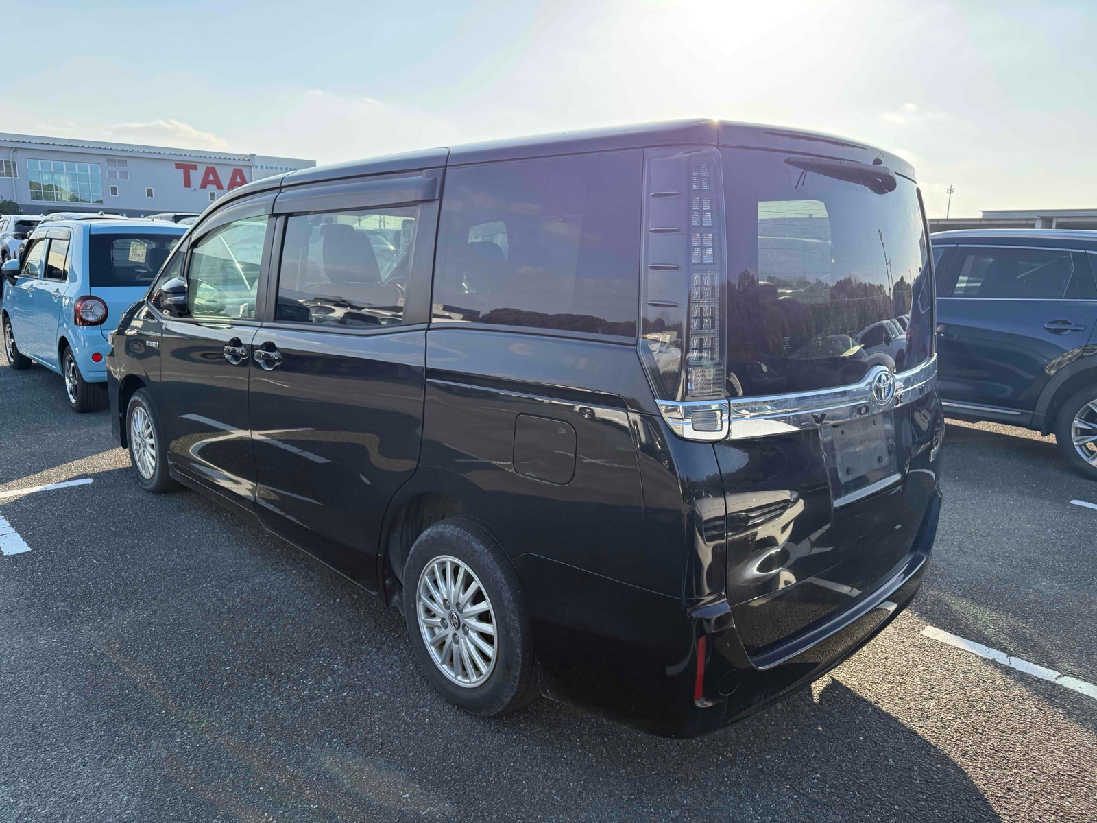 2015 Toyota Voxy Hybrid V 1800cc Black • 100,000+ km | Carbarn Zambia ...